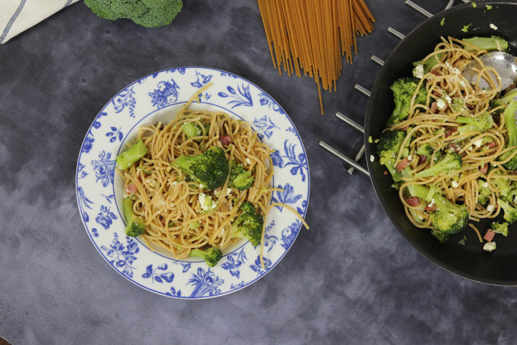 PASTA INTEGRAL CON BRÓCOLI Y JAMÓN - Simple Blending