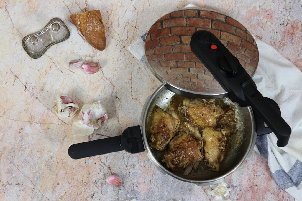 POLLO EN SALSA DE AJO Y FINAS HIERBAS - Simple Blending