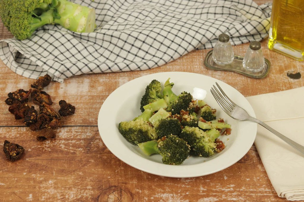 BRÓCOLI CON VINAGRETA DE TOMATES SECOS - Simple Blending